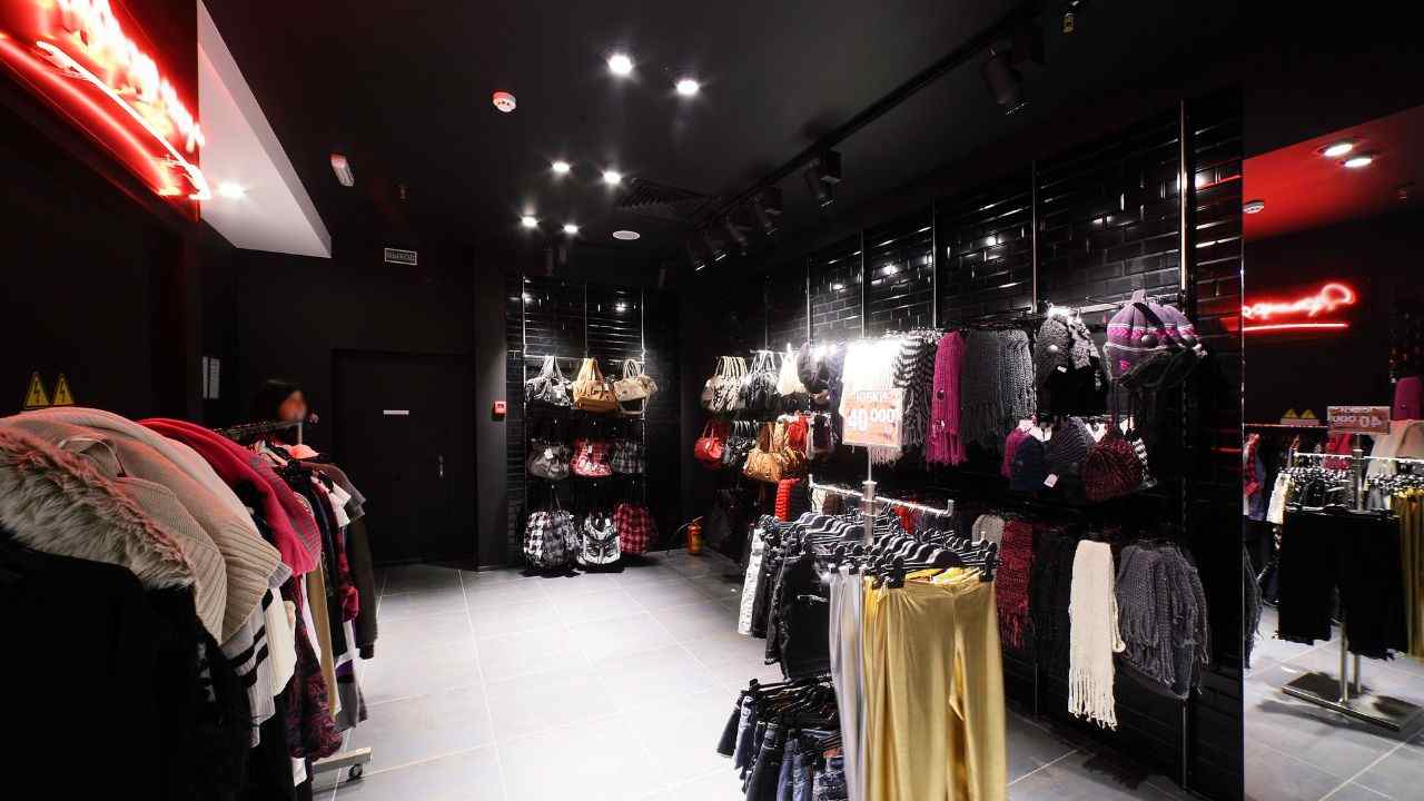 6 Top Eye-catching Strategies To Start a Clothing Brand in India?
